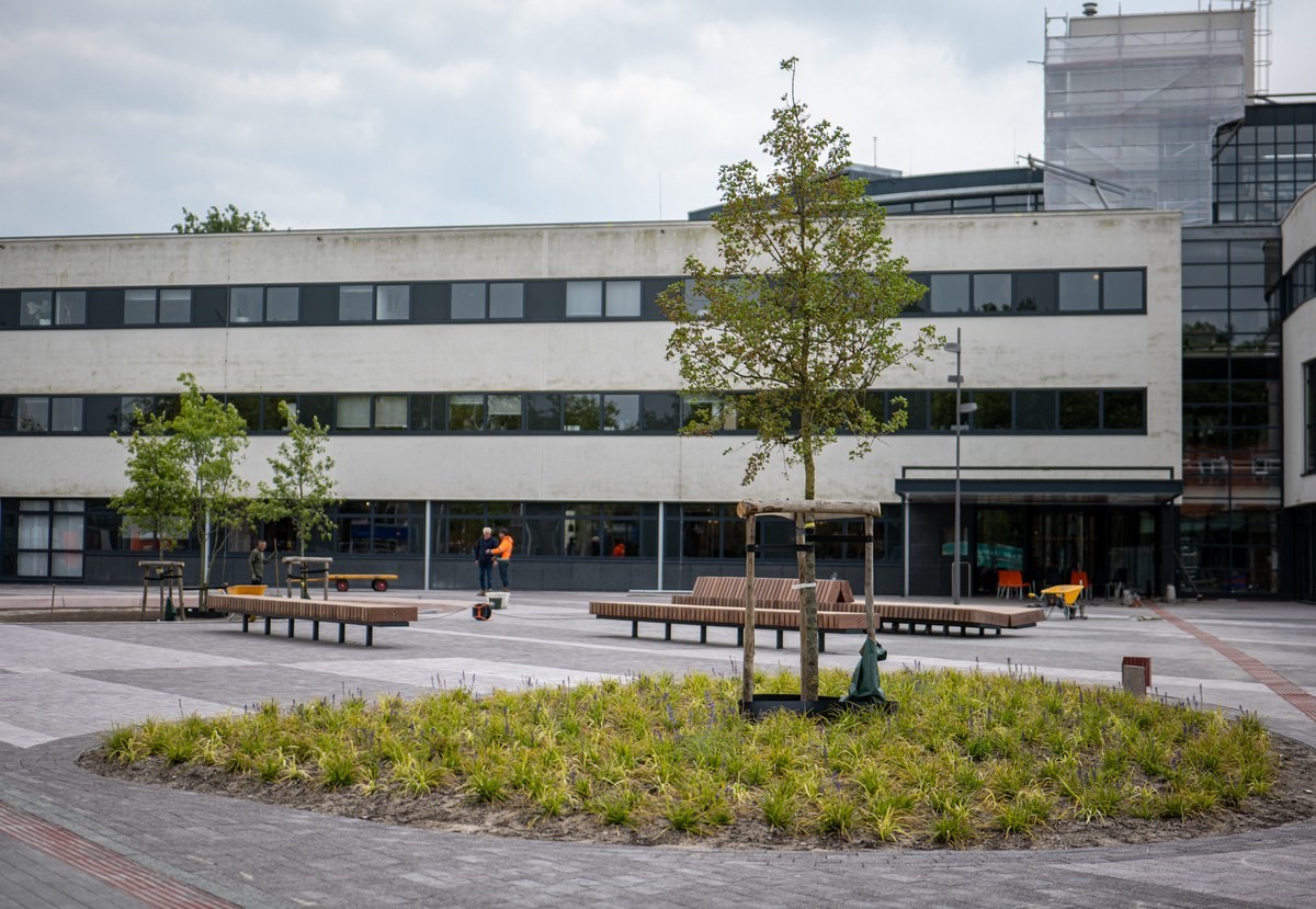 Stadhuisplein en hoofdentree stadhuis (weer) toegankelijk - Stadspartij ...